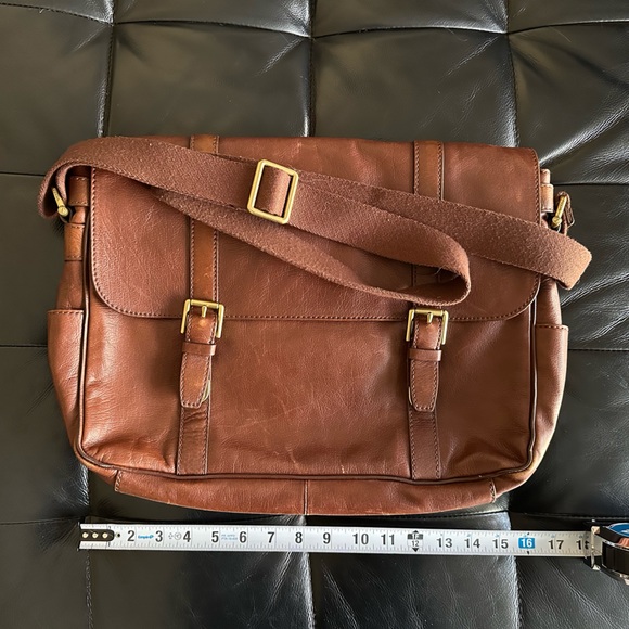 Fossil | Bags | Fossil Messenger Bag | Poshmark